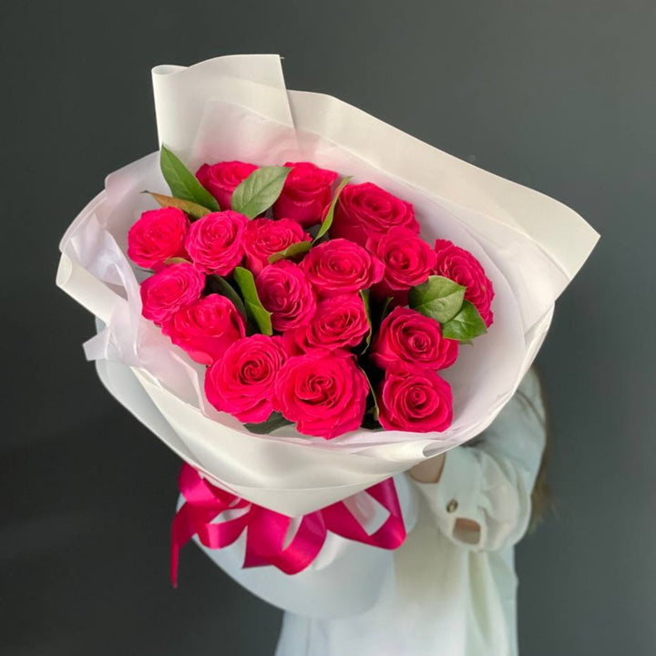 Flower Delivery in Toronto 24 hours: Million Rose Flowers & Weddings